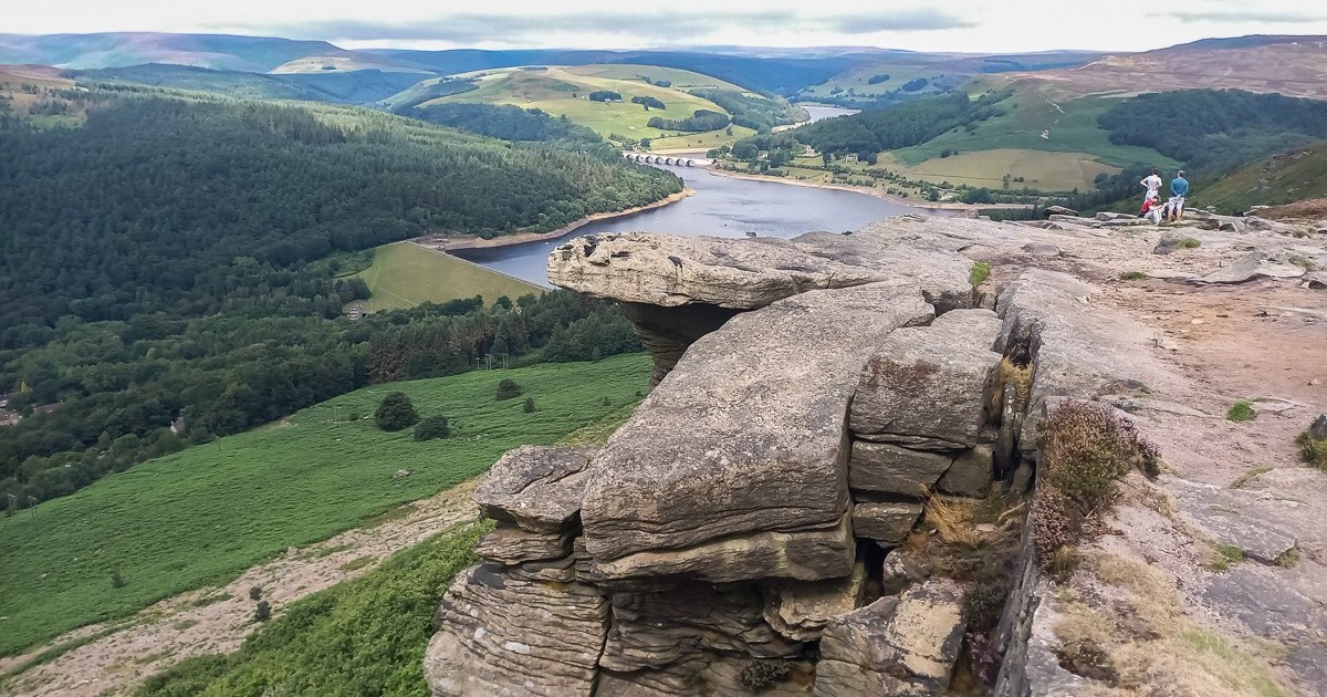 Bamford Edge Overhanging Rock Walk (5½ km circular)